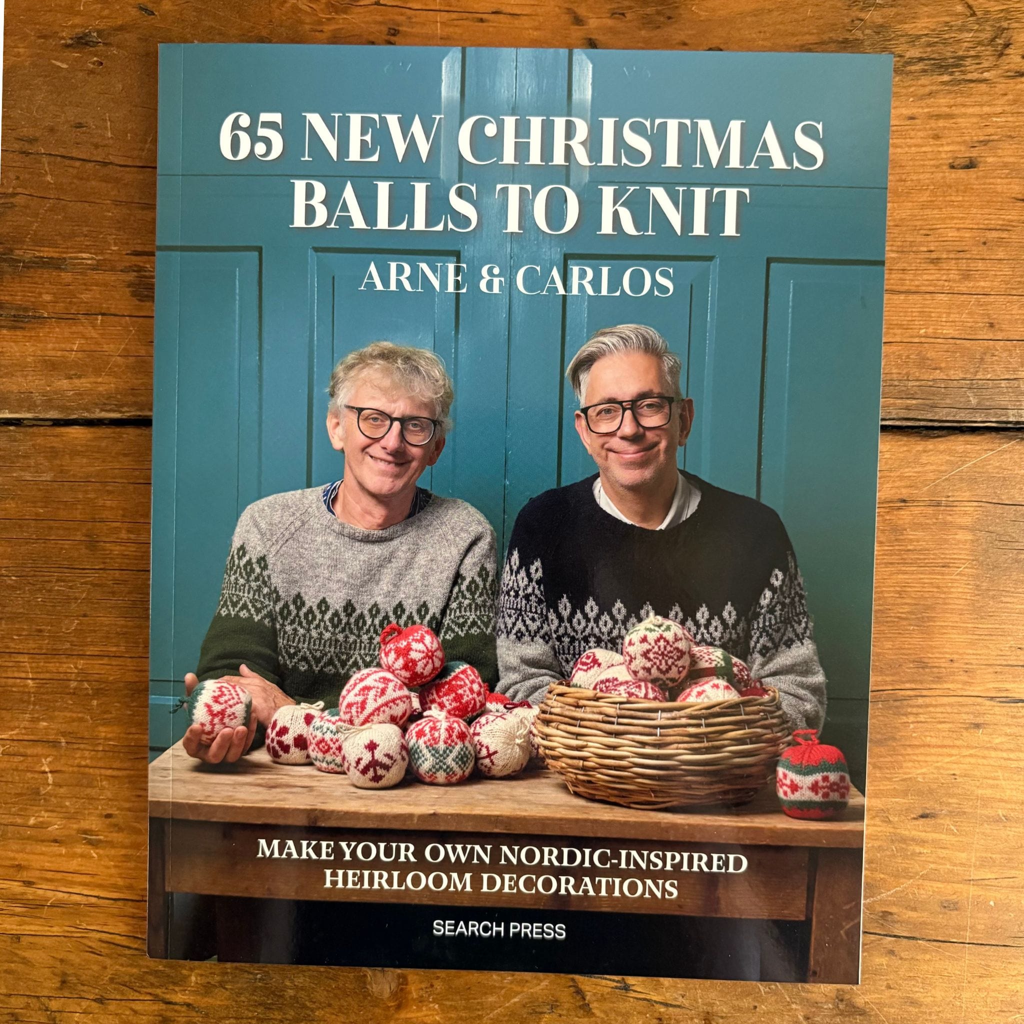 65 New Christmas Balls to Knit by Arne & Carlos – The Woolly Thistle