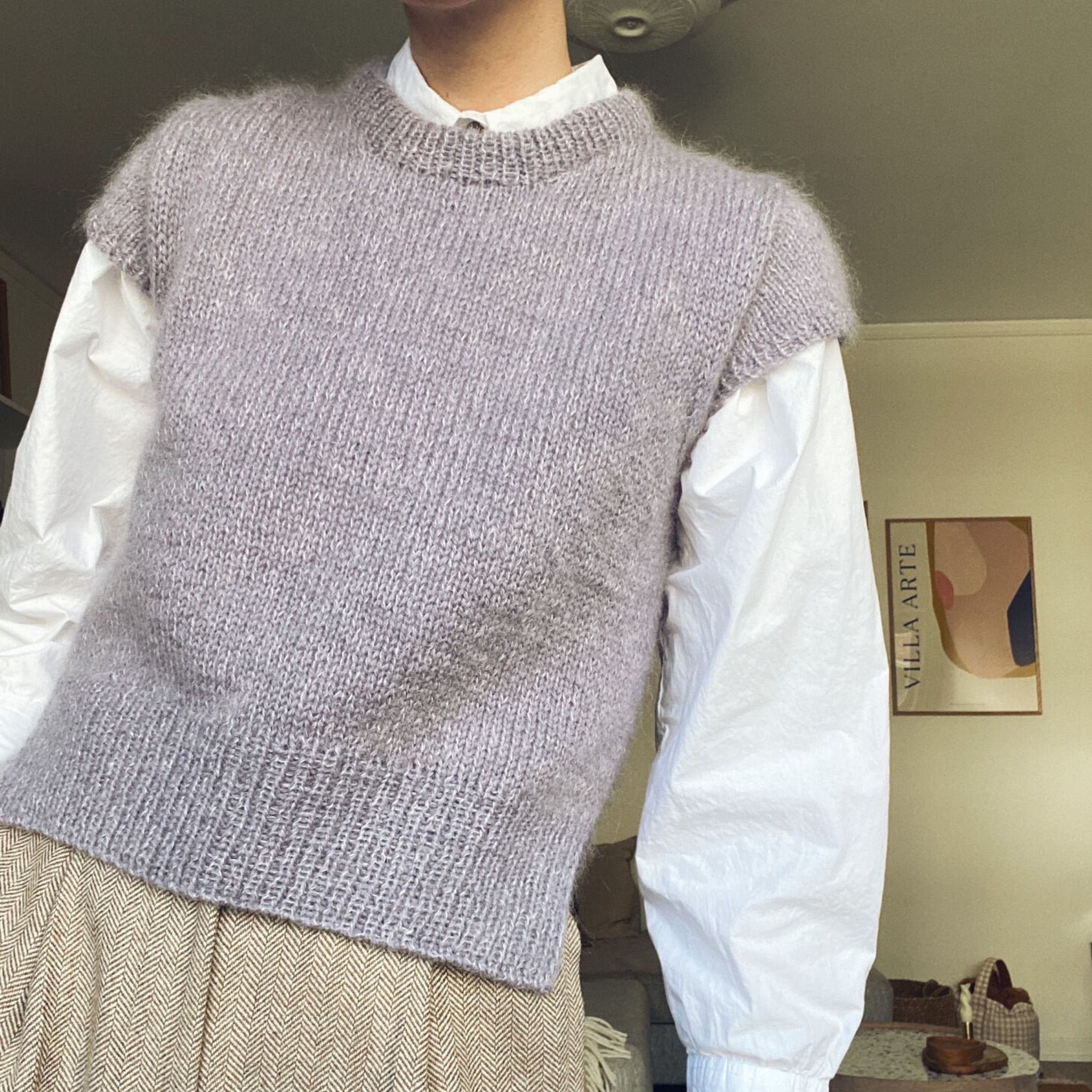 Noor Vest by Tonje Hodne in Finullgarn and Plum – The Woolly Thistle