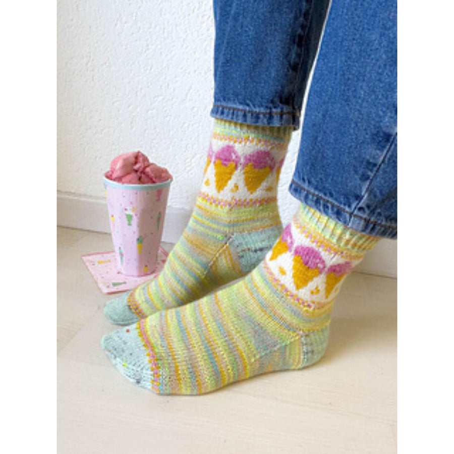 Charming Colorwork Socks by Charlotte Stone – The Woolly Thistle